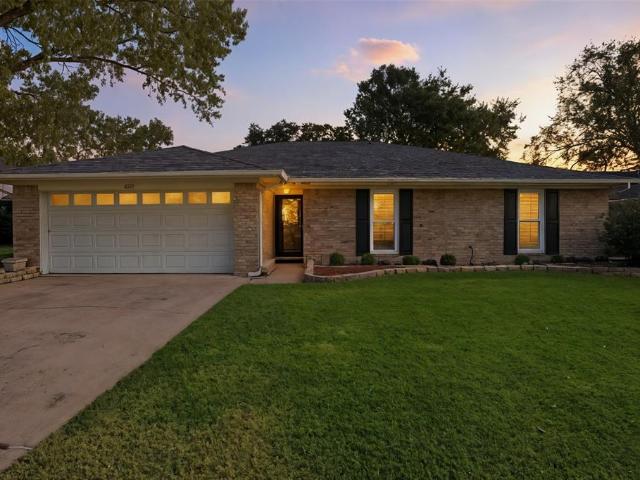 2217 Honey Creek Ln, Arlington, TX 76006 | Compass