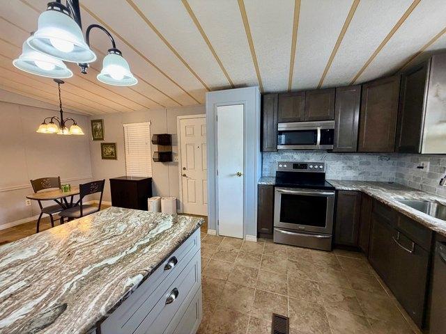 2217 Parkland Dr, Melbourne, FL 32904