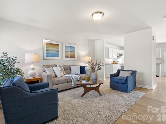 2217 Pinnacle View Drive