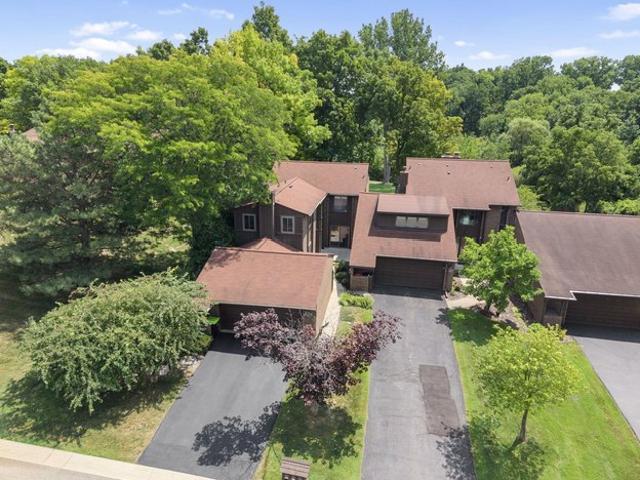 2217 Rhine Rd, West Bloomfield, MI 48323