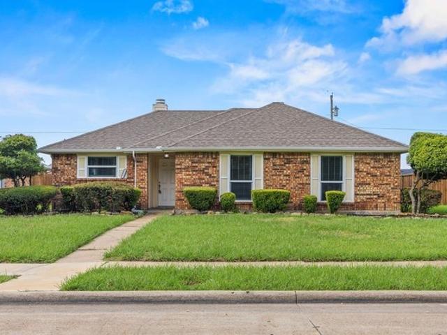 2217 Rockbluff Dr, Rowlett, TX 75088
