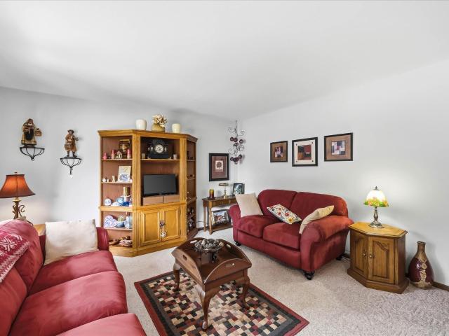 2217 Saemann Ave
