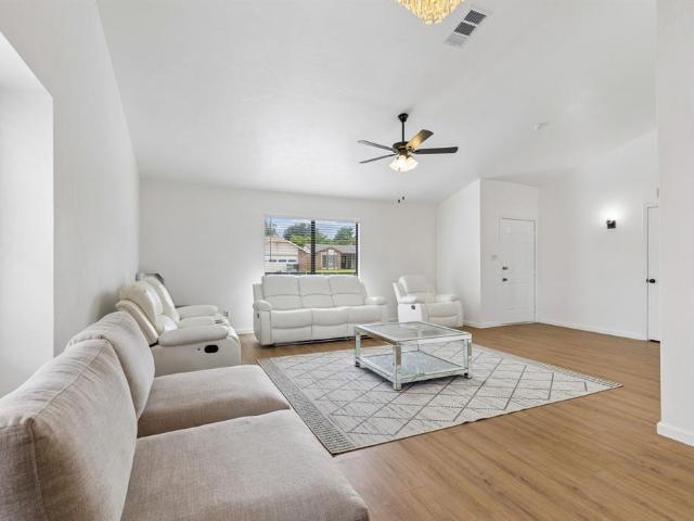 2217 Sharpshire Lane