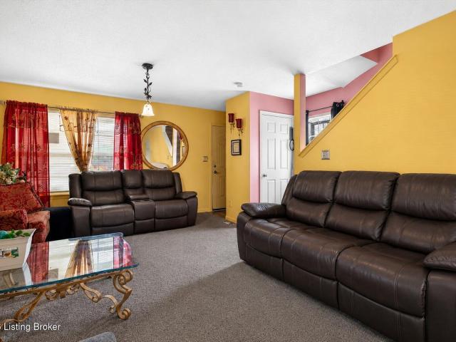2217 Woodland Ave