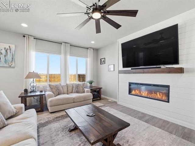 22180 Cattlemen Run