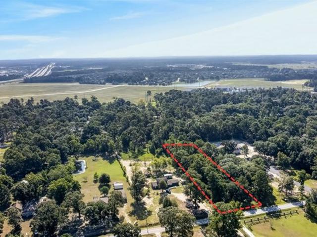 22181 Walnut Dr, Porter, TX 77365