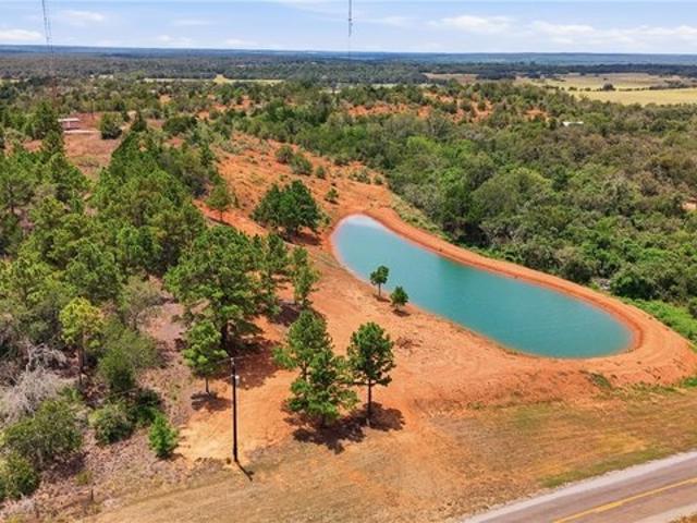 22187 Interstate 10, Luling, TX 78648