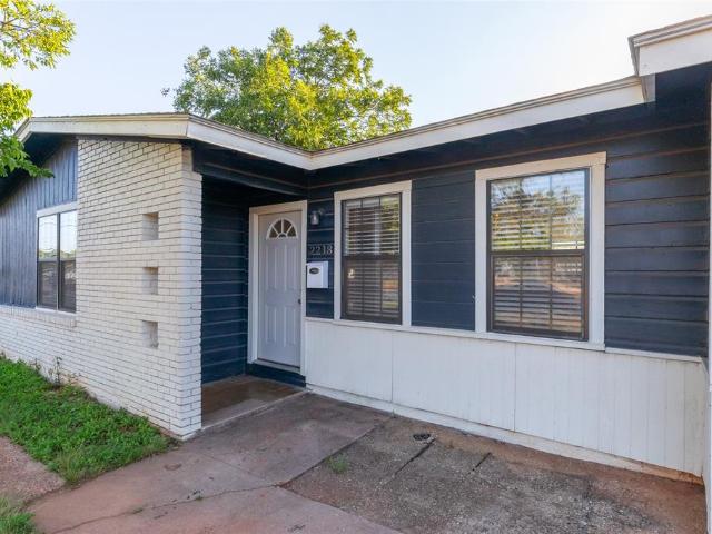 2218 N Mockingbird