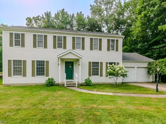 2218 Croydon Rd, Twinsburg, OH 44087