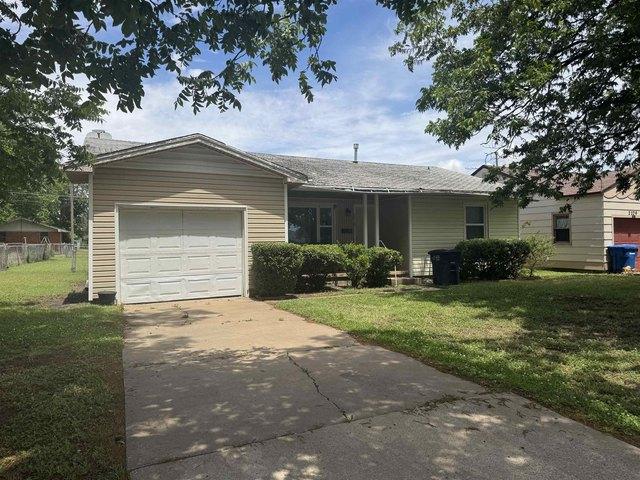 2218 E Oak Ave, Enid, OK 73701
