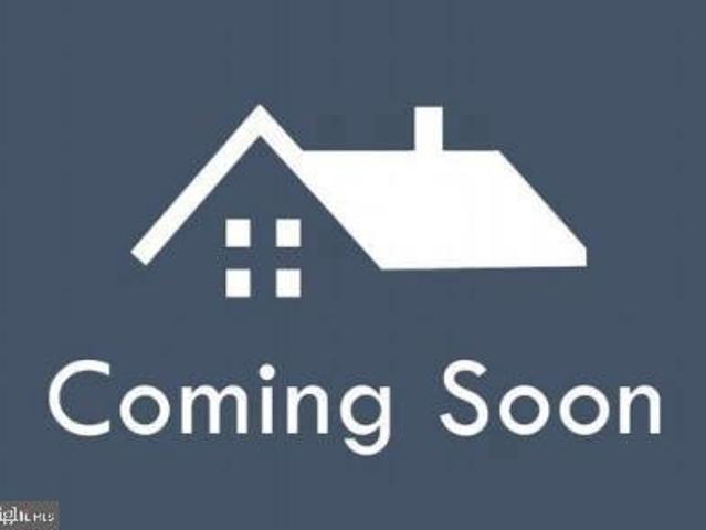 2218 Farrington Ave, Alexandria, VA 22303