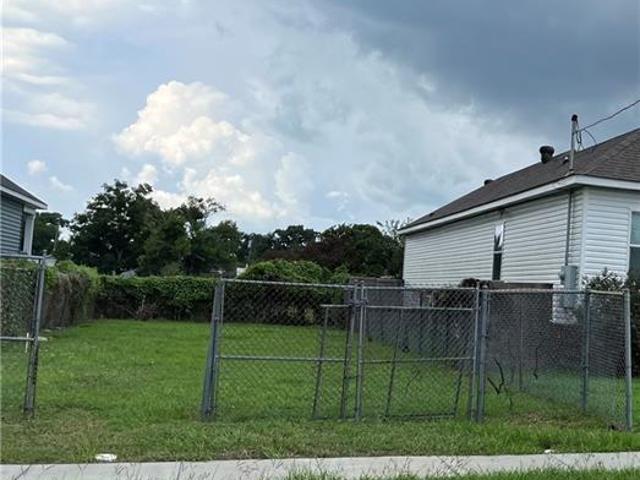 2218 Huey P Long Ave, Gretna, LA 70053 | MLS #2518