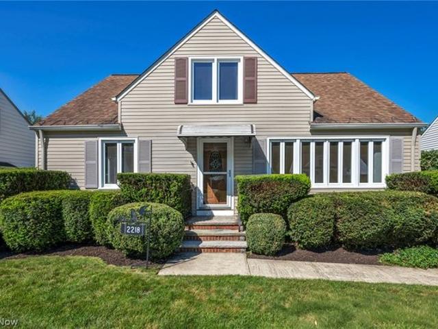 2218 Larchmont Dr, Wickliffe, OH 44092