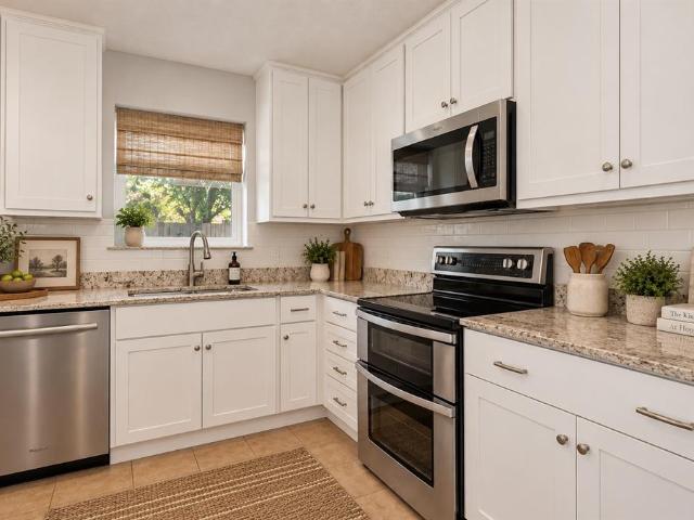 2218 Royal Oaks Drive