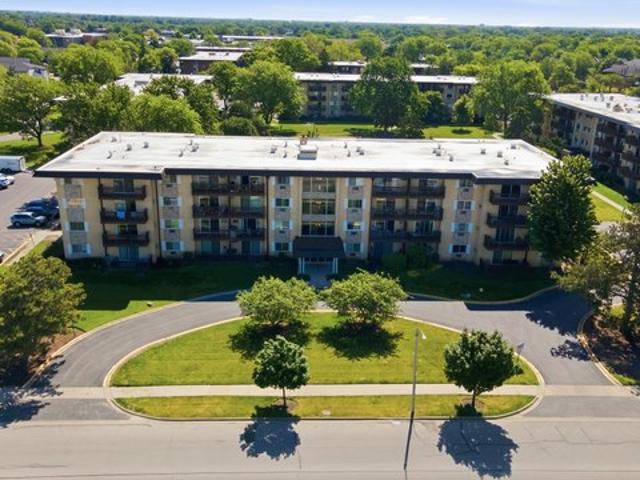 2218 S Goebbert Rd Apt 496, Arlington Heights, IL 60005