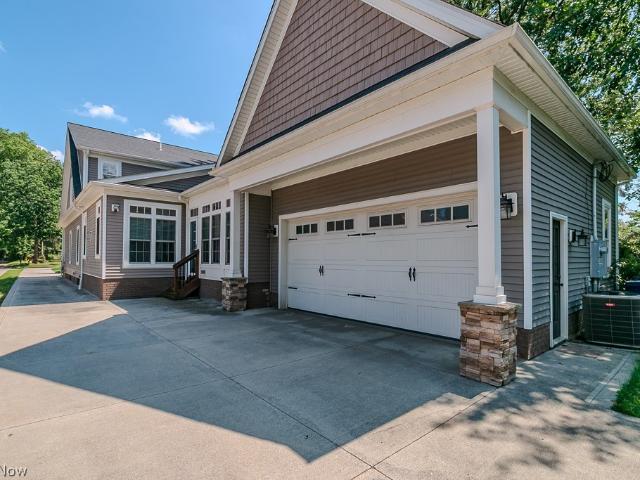 2218 S Overlook Road