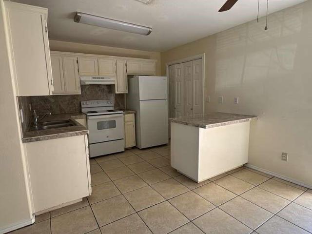 2218 S Tourist Drive O