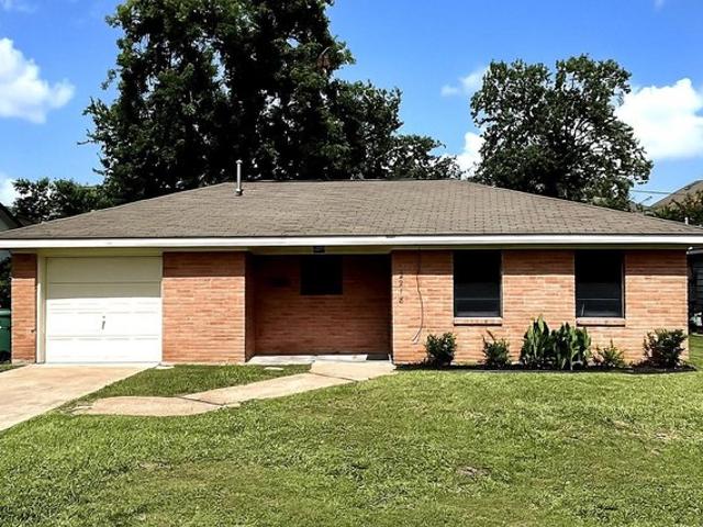 2218 Silverbonnet St, Houston, TX 77055