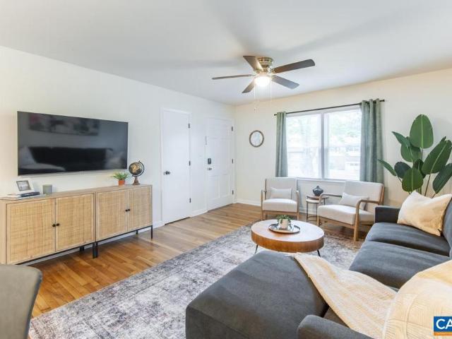 2218 Wayne Ave