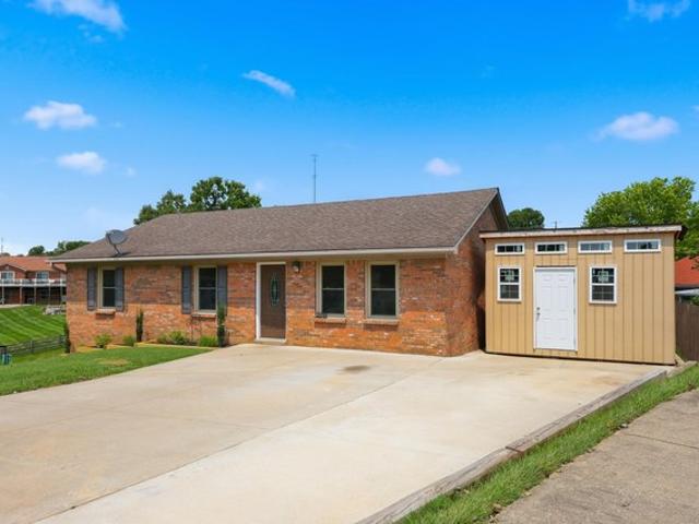 2218 Woodford Dr, Richmond, KY 40475