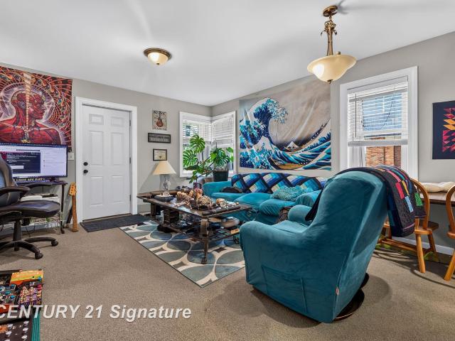 2219 Marshall Court