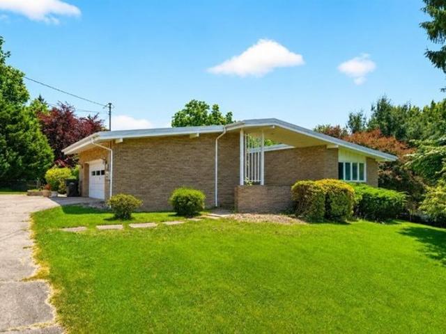 2219 Mitchell Dr, Irwin, PA 15642