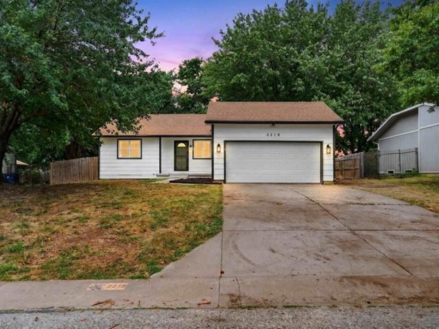 2219 N Basswood Ct, Derby, KS 67037