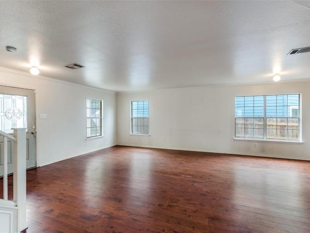 2219 Georgian Dr