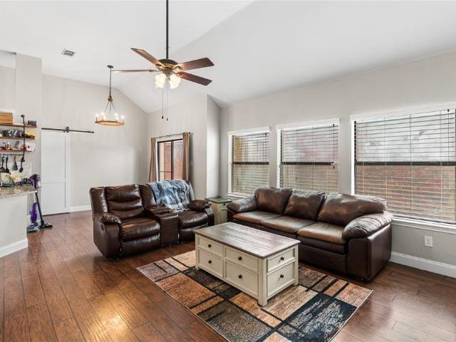 2219 Greenview Drive