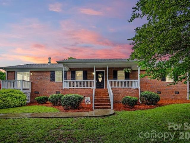 2219 Rock Rest Rd, Wingate, NC 28174
