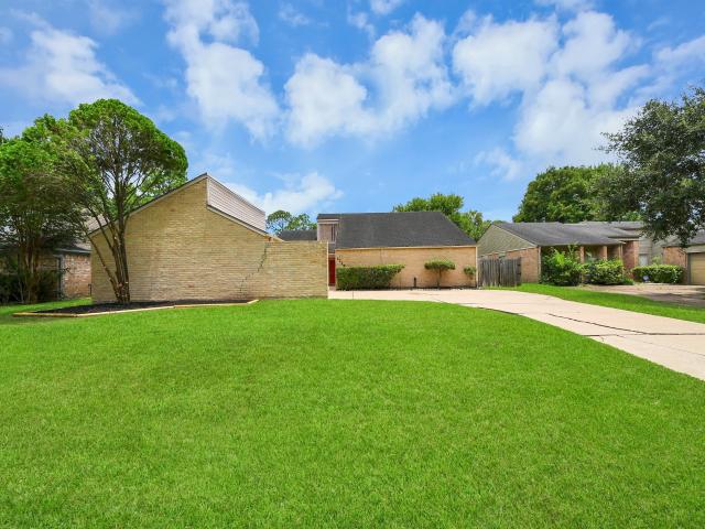2219 Valley Manor Drive