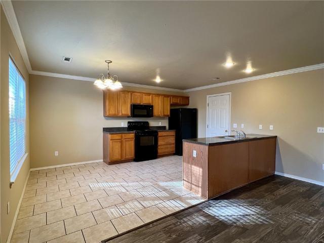 2219 W Skyler Drive