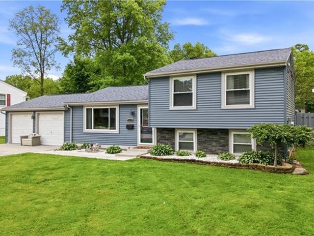 2219 Woodland Trace St, Austintown, OH 44515