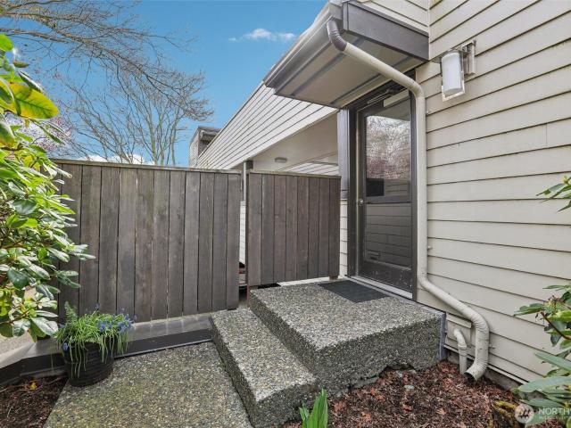 2219 14th Ave W, Unit 304, Seattle, WA 98119 | MLS #2488