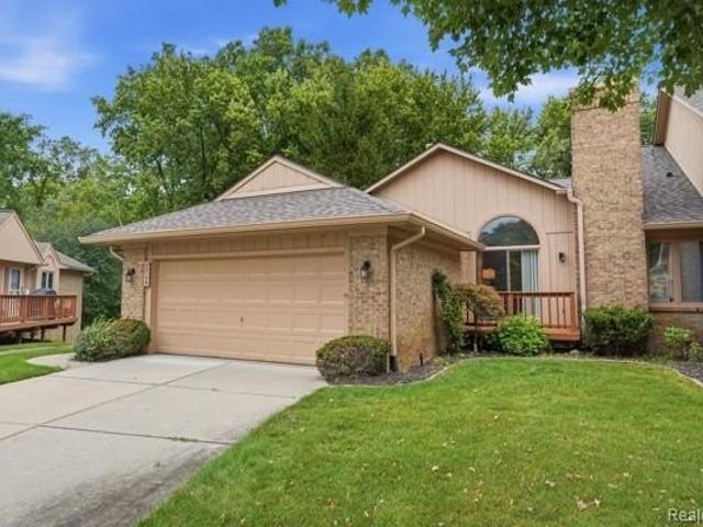 22100 River Ridge Trl Unit 29, Farmington Hills, MI 48335