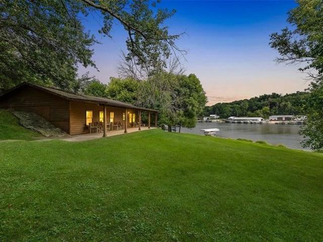 22107 nd St, Delhi, IA 52223