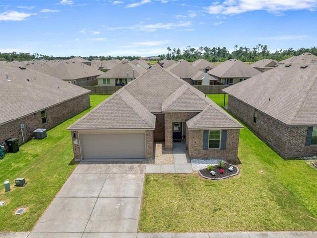 2210 Michele Ct, Lake Charles, LA 70607