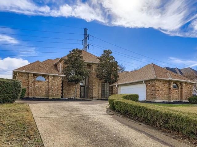 2210 Club Creek Cir, Garland, TX 75043