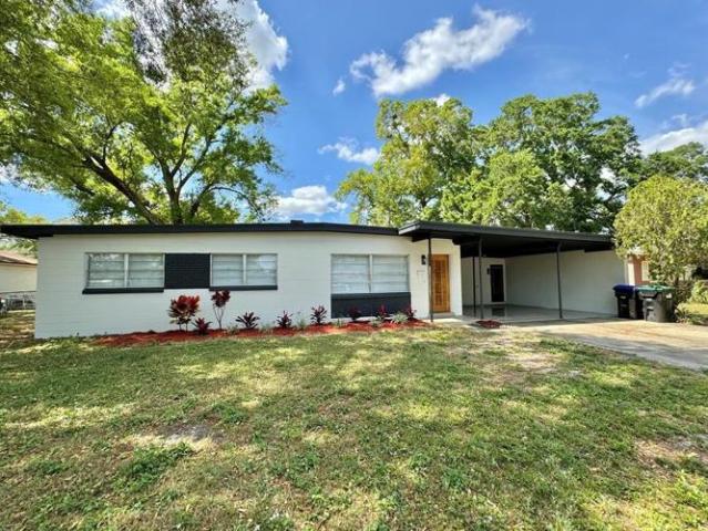 2210 Fontainebleau Dr, Orlando, FL 32808