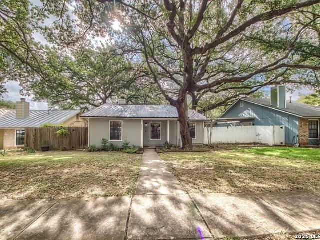 2210 Knights Wood