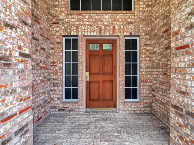 2210 Laurel River Bend