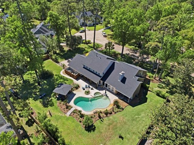 2210 Long Valley Dr, Kingwood, TX 77345