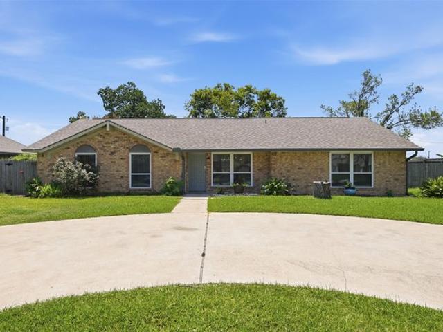 2210 Quail Hollow Dr, Bryan, TX 77802