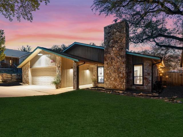 2210 Red Fox Rd