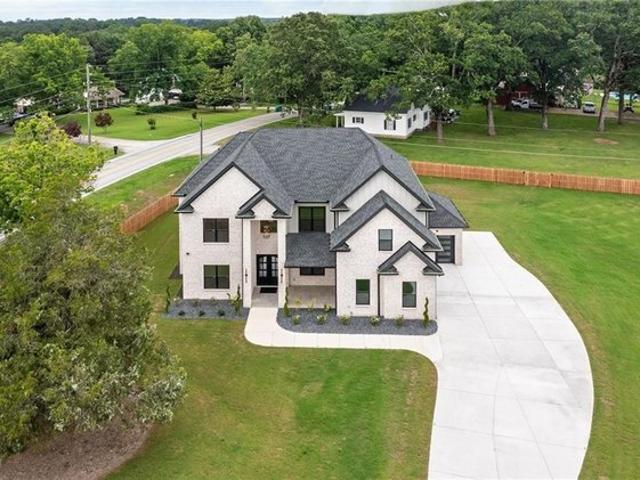 2210 Ridgedale Dr, Grayson, GA 30017