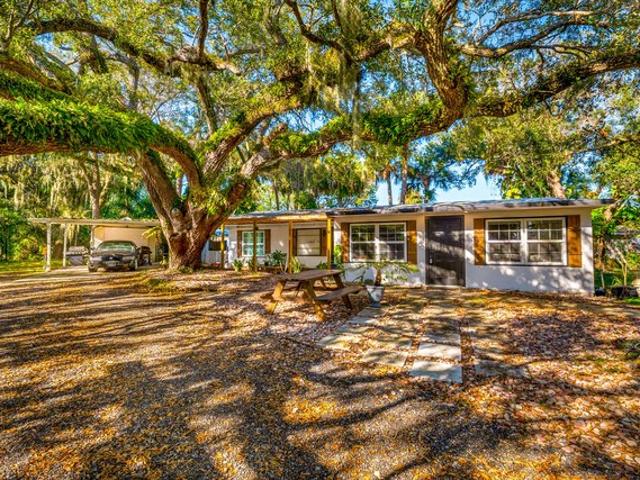 2210 St Lucie Blvd, Fort Pierce, FL 34946