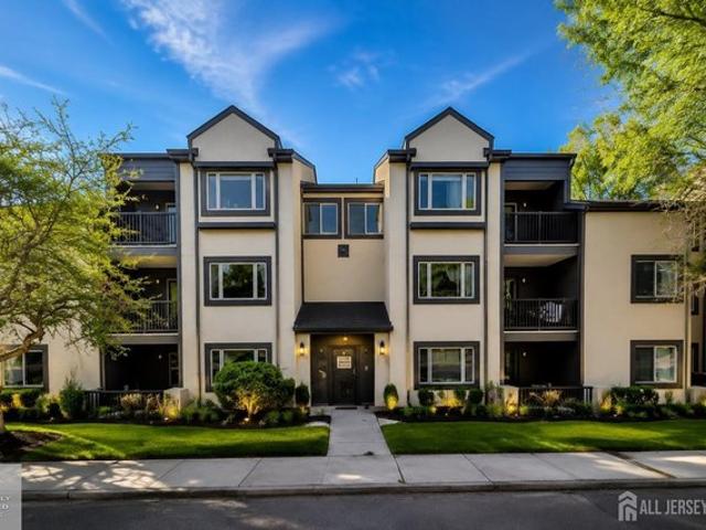 2210 Sayre Dr, Plainsboro, NJ 08540