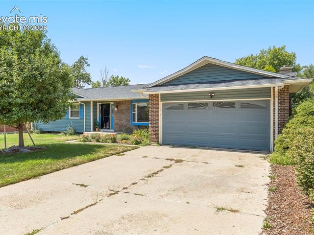 2210 W Greenwich Circle