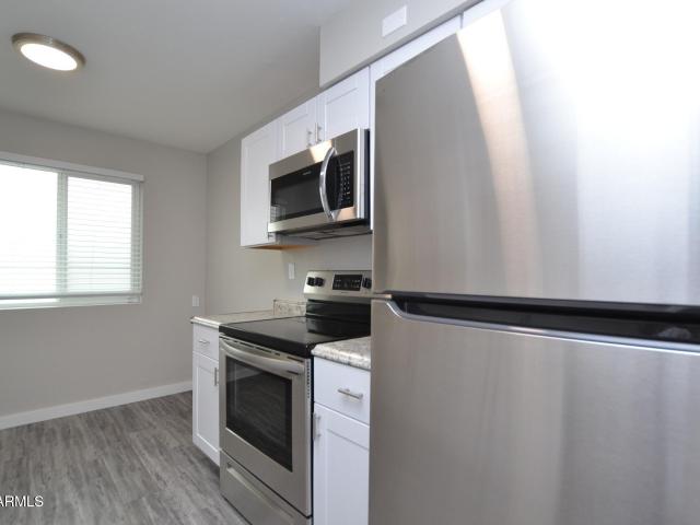 2210 w devonshire avenue # 8