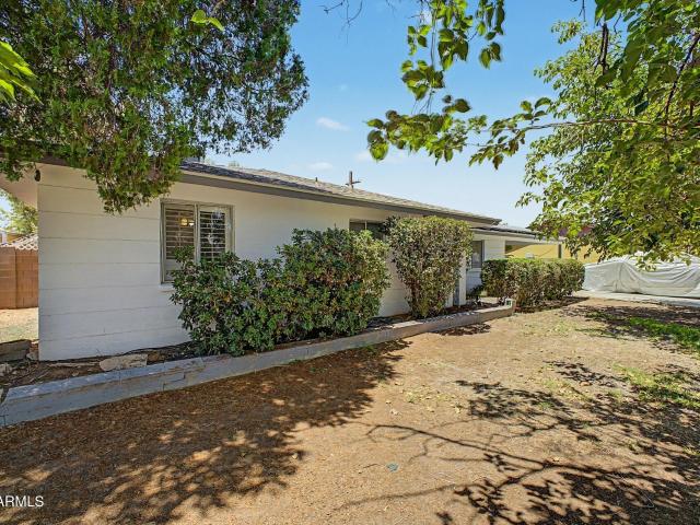 2210 w meadow drive